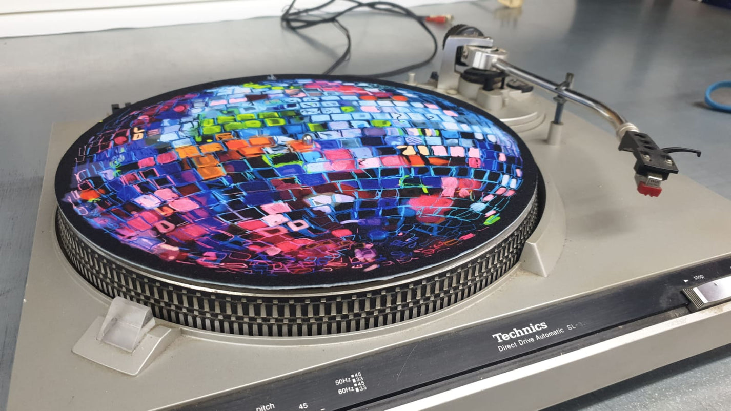 DiscoballDiva slip mat – Sarah Thornton Art